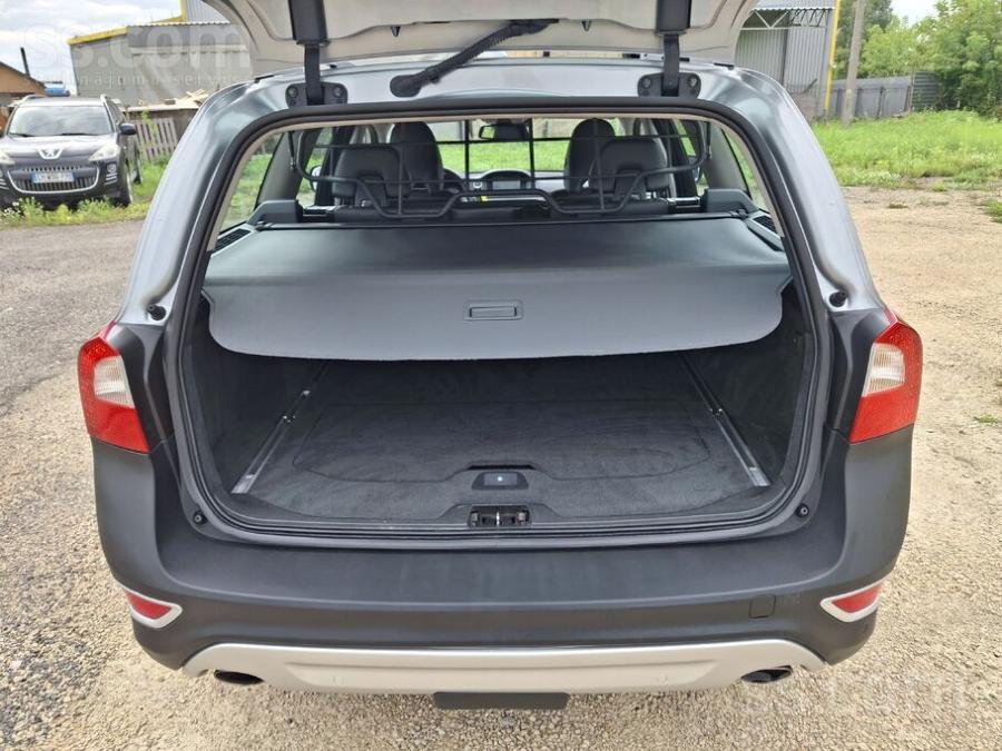 Pelēks Volvo XC70 2011 Rīga, ar dzinēja tilpumu 2.40 L un nobraukumu 0 tūkst. km par 7695 €, foto 11 vietnē AUTOMOTO.COM.LV