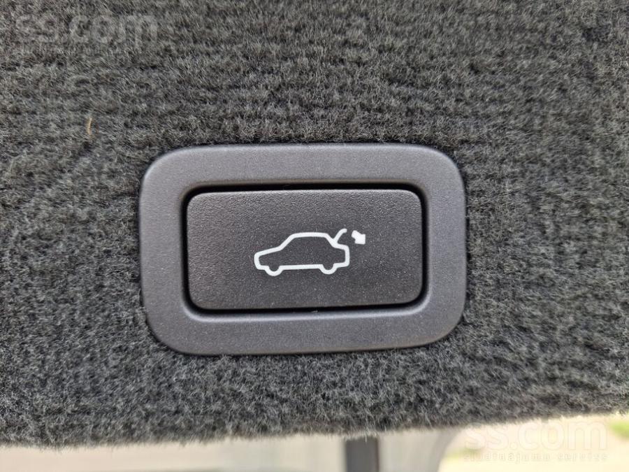 Pelēks Volvo XC70 2011 Rīga, ar dzinēja tilpumu 2.40 L un nobraukumu 0 tūkst. km par 7695 €, foto 13 vietnē AUTOMOTO.COM.LV