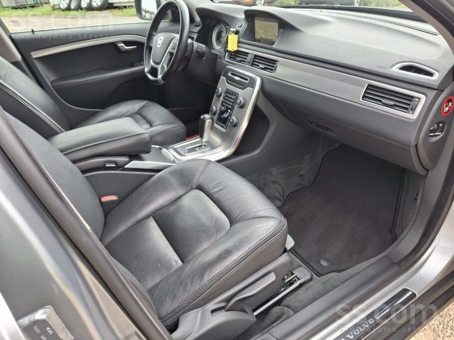 Pelēks Volvo XC70 2011 Rīga, ar dzinēja tilpumu 2.40 L un nobraukumu 0 tūkst. km par 7695 €, foto 16 vietnē AUTOMOTO.COM.LV