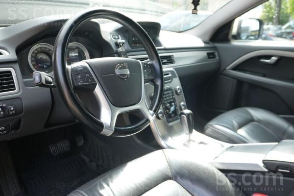Grey Volvo XC70 2011 in Riga, with an engine capacity of 2.40 L and mileage of 337 thousand km for 8490 €, photo 6 on AUTOMOTO.COM.LV