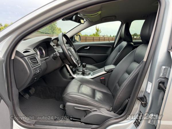 Volvo XC70 2011 Tallina vietnē Pelēks Volvo XC70 2011 Tallina, ar dzinēja tilpumu 2.40 L un nobraukumu 304 tūkst. km par 8990 €, foto 8 vietnē AUTOMOTO.COM.LV