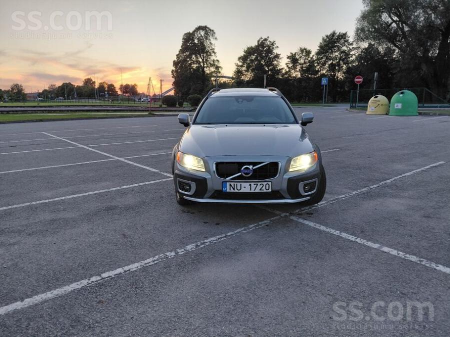 Pelēks Volvo XC70 2011 Rīga, ar dzinēja tilpumu 2.40 L un nobraukumu 399 tūkst. km par 7200 €, foto 4 vietnē AUTOMOTO.COM.LV