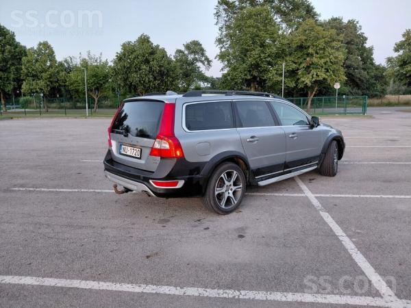 Pelēks Volvo XC70 2011 Rīga, ar dzinēja tilpumu 2.40 L un nobraukumu 399 tūkst. km par 7200 €, foto 3 vietnē AUTOMOTO.COM.LV