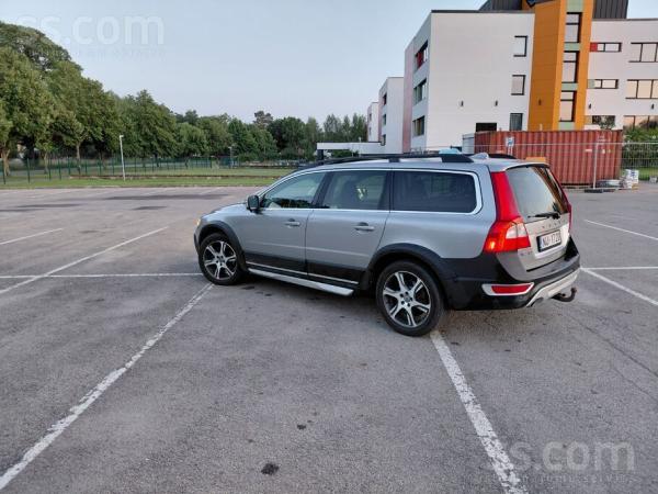 Pelēks Volvo XC70 2011 Rīga, ar dzinēja tilpumu 2.40 L un nobraukumu 399 tūkst. km par 7200 €, foto 9 vietnē AUTOMOTO.COM.LV