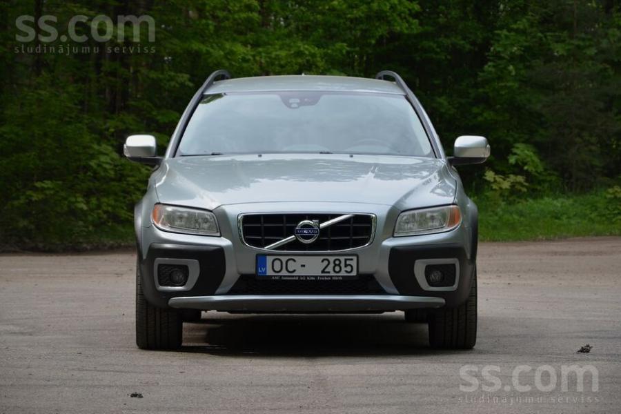 Pelēks Volvo XC70 2012 Rīga, ar dzinēja tilpumu 2.40 L un nobraukumu 0 tūkst. km par 10390 €, foto 2 vietnē AUTOMOTO.COM.LV