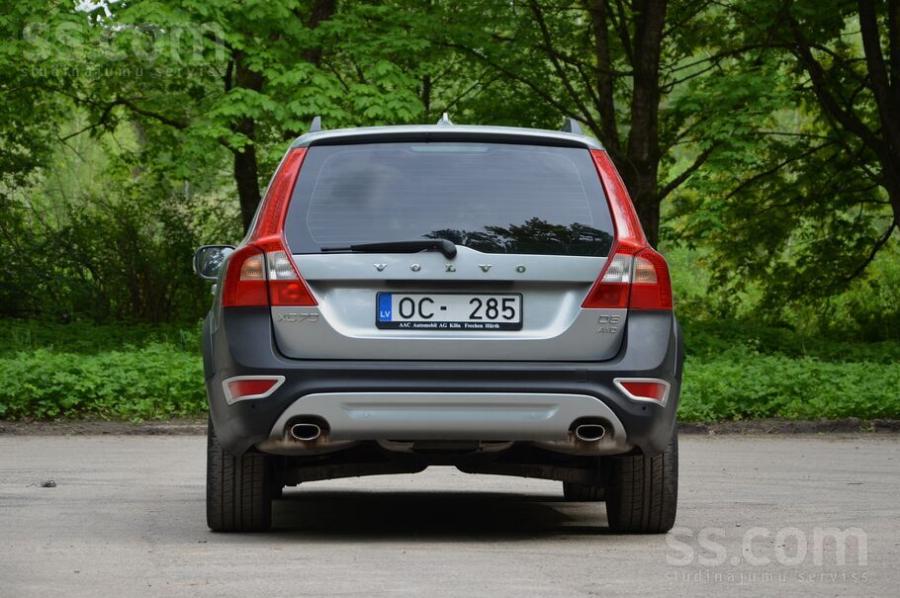 Pelēks Volvo XC70 2012 Rīga, ar dzinēja tilpumu 2.40 L un nobraukumu 0 tūkst. km par 10390 €, foto 7 vietnē AUTOMOTO.COM.LV