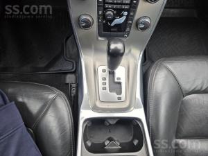 Pelēks Volvo XC70 2012 Rēzekne, ar dzinēja tilpumu 2.40 L un nobraukumu 0 tūkst. km par 8990 €, foto 16 vietnē AUTOMOTO.COM.LV