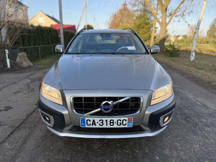 Grey Volvo XC70 2012 in Marijampole, with an engine capacity of 1.98 L and mileage of 270 thousand km for 4800 €, photo 8 on AUTOMOTO.COM.LV