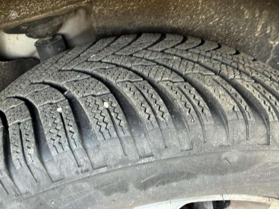 Grey Volvo XC70 2012 in Marijampole, with an engine capacity of 1.98 L and mileage of 270 thousand km for 4800 €, photo 12 on AUTOMOTO.COM.LV