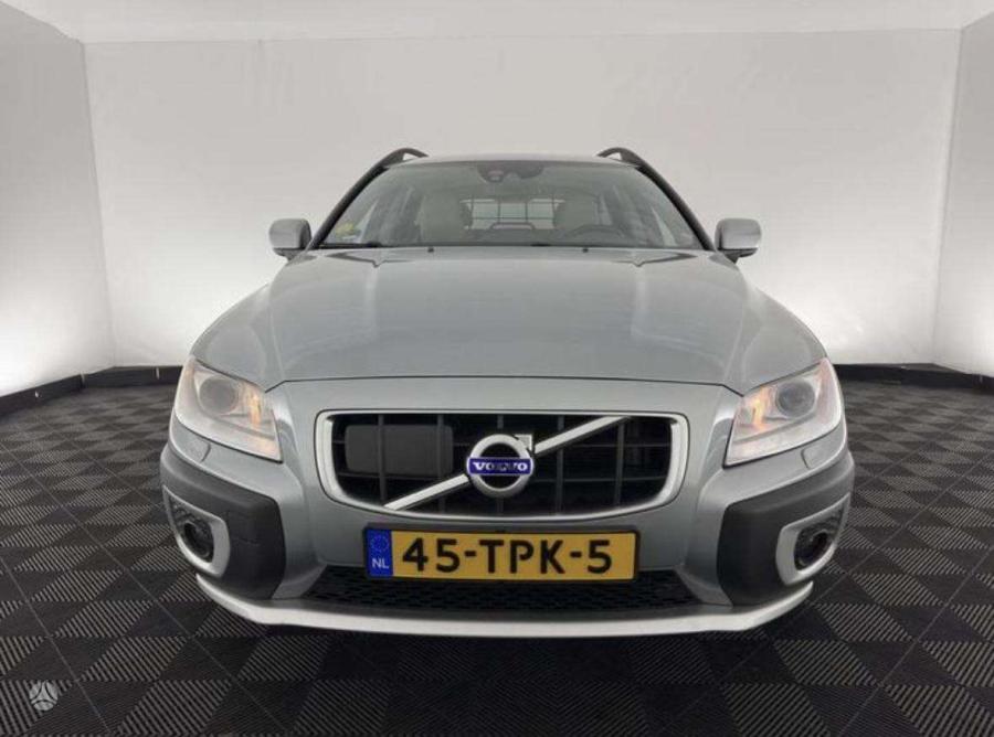 Grey Volvo XC70 2012 in Jonava, with an engine capacity of 1.98 L and mileage of 410 thousand km for 8200 €, photo 2 on AUTOMOTO.COM.LV