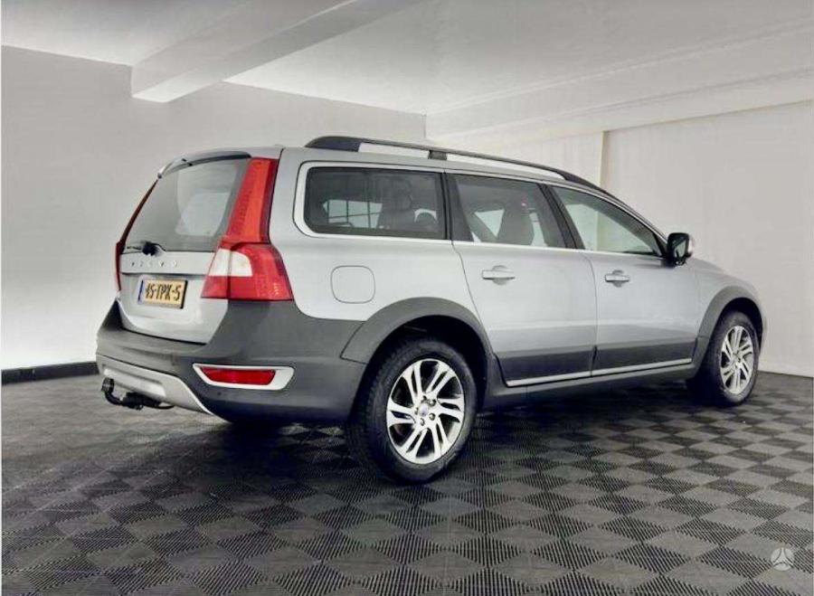 Grey Volvo XC70 2012 in Jonava, with an engine capacity of 1.98 L and mileage of 410 thousand km for 8200 €, photo 6 on AUTOMOTO.COM.LV