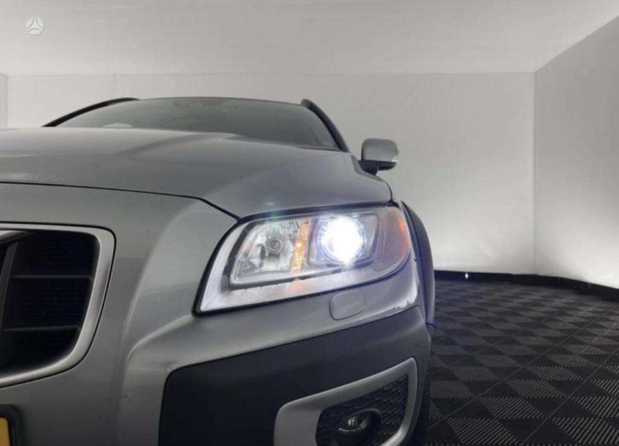 Grey Volvo XC70 2012 in Jonava, with an engine capacity of 1.98 L and mileage of 410 thousand km for 8200 €, photo 8 on AUTOMOTO.COM.LV