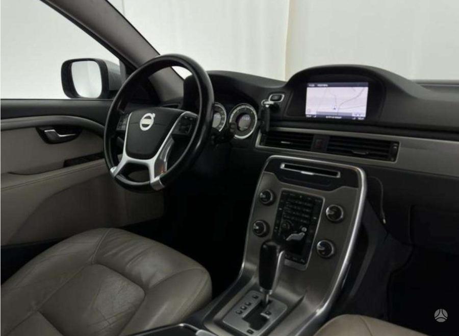 Grey Volvo XC70 2012 in Jonava, with an engine capacity of 1.98 L and mileage of 410 thousand km for 8200 €, photo 13 on AUTOMOTO.COM.LV