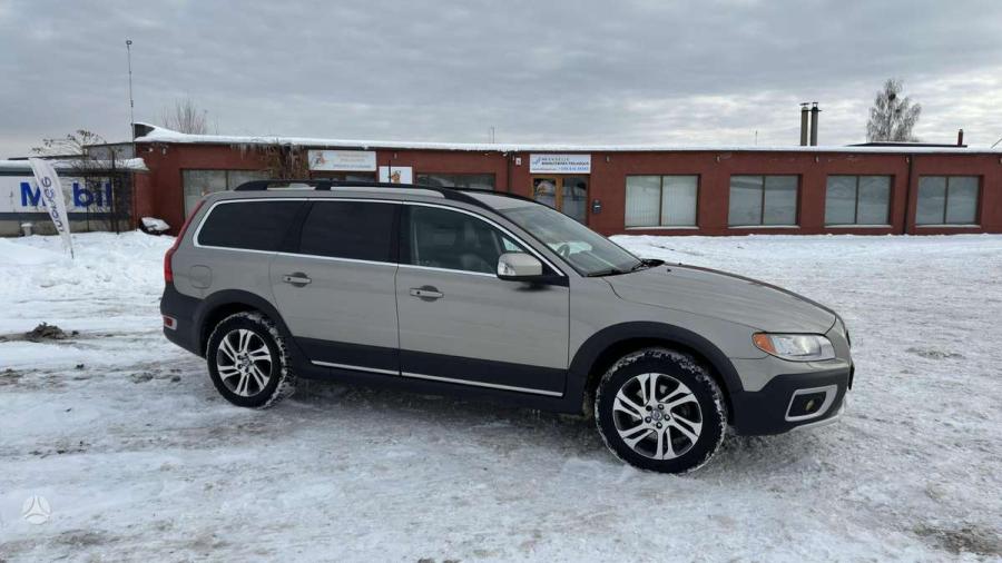 Pelēks Volvo XC70 2012 Kauņa, ar dzinēja tilpumu 2.40 L un nobraukumu 241 tūkst. km par 9999 €, foto 4 vietnē AUTOMOTO.COM.LV