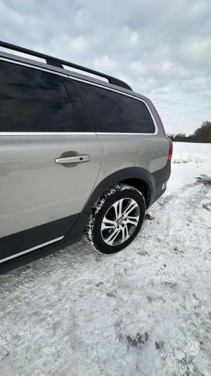 Pelēks Volvo XC70 2012 Kauņa, ar dzinēja tilpumu 2.40 L un nobraukumu 241 tūkst. km par 9999 €, foto 9 vietnē AUTOMOTO.COM.LV