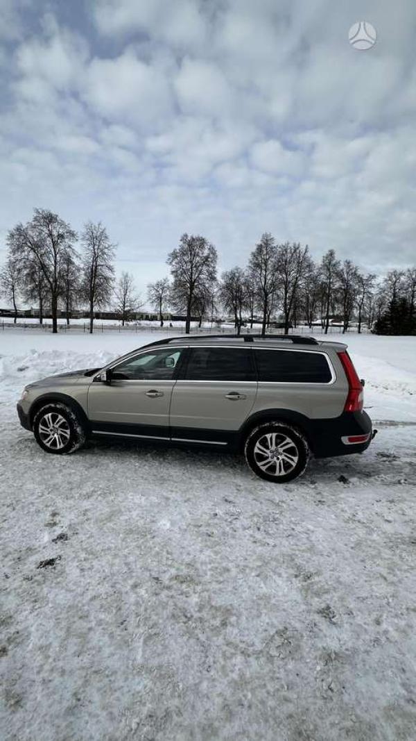 Grey Volvo XC70 2012 in Kaunas, with an engine capacity of 2.40 L and mileage of 241 thousand km for 9999 €, photo 10 on AUTOMOTO.COM.LV