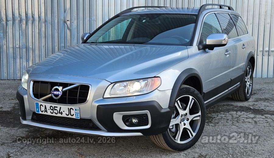 Pelēks Volvo XC70 2012 Tallina, ar dzinēja tilpumu 2.40 L un nobraukumu 213 tūkst. km par 9990 €, foto 2 vietnē AUTOMOTO.COM.LV