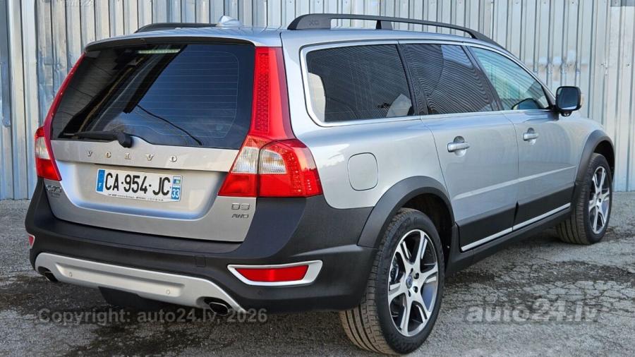 Pelēks Volvo XC70 2012 Tallina, ar dzinēja tilpumu 2.40 L un nobraukumu 213 tūkst. km par 9990 €, foto 4 vietnē AUTOMOTO.COM.LV