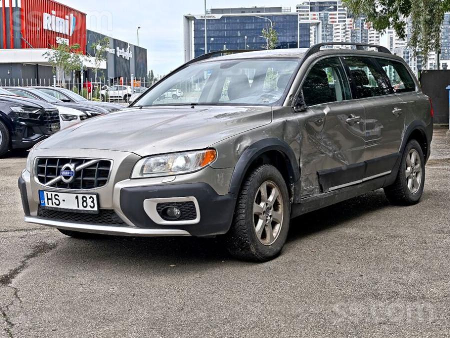 Pelēks Volvo XC70 2012 Rīga, ar dzinēja tilpumu 2.40 L un nobraukumu 250 tūkst. km par 3900 €, foto 3 vietnē AUTOMOTO.COM.LV