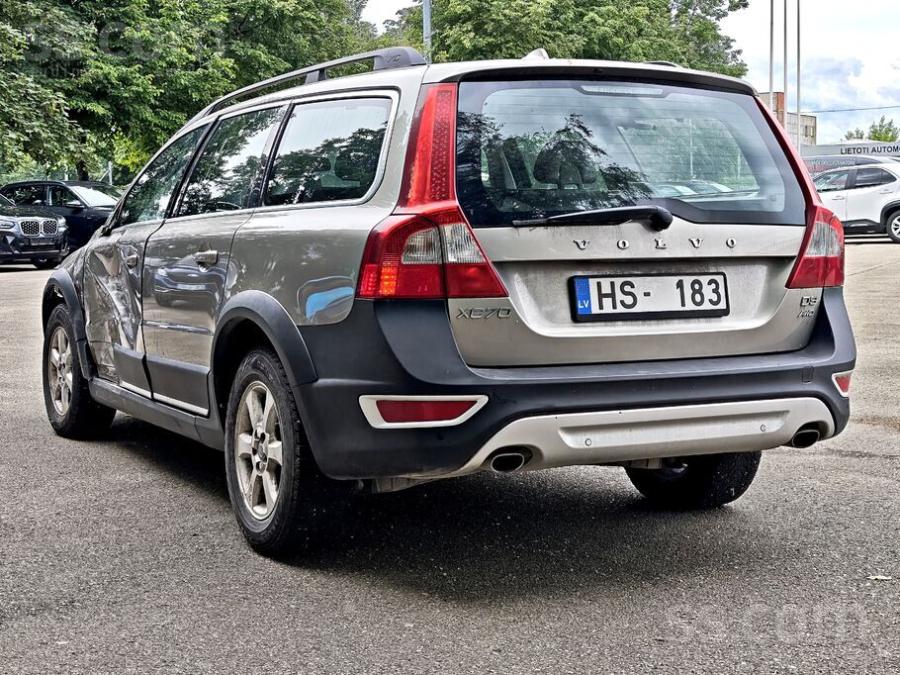 Pelēks Volvo XC70 2012 Rīga, ar dzinēja tilpumu 2.40 L un nobraukumu 250 tūkst. km par 3900 €, foto 5 vietnē AUTOMOTO.COM.LV