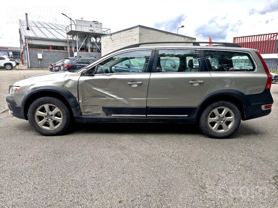 Pelēks Volvo XC70 2012 Rīga, ar dzinēja tilpumu 2.40 L un nobraukumu 250 tūkst. km par 3900 €, foto 6 vietnē AUTOMOTO.COM.LV
