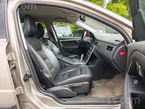 Pelēks Volvo XC70 2012 Rīga, ar dzinēja tilpumu 2.40 L un nobraukumu 250 tūkst. km par 3900 €, foto 8 vietnē AUTOMOTO.COM.LV