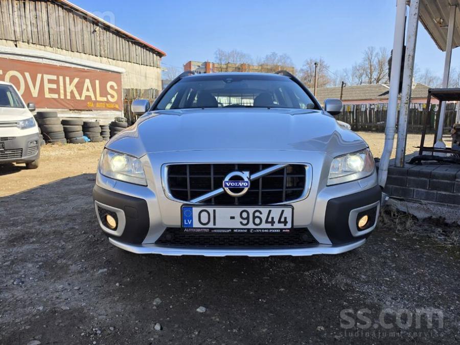 Pelēks Volvo XC70 2012 Rēzekne, ar dzinēja tilpumu 2.00 L un nobraukumu 0 tūkst. km par 7800 €, foto 8 vietnē AUTOMOTO.COM.LV
