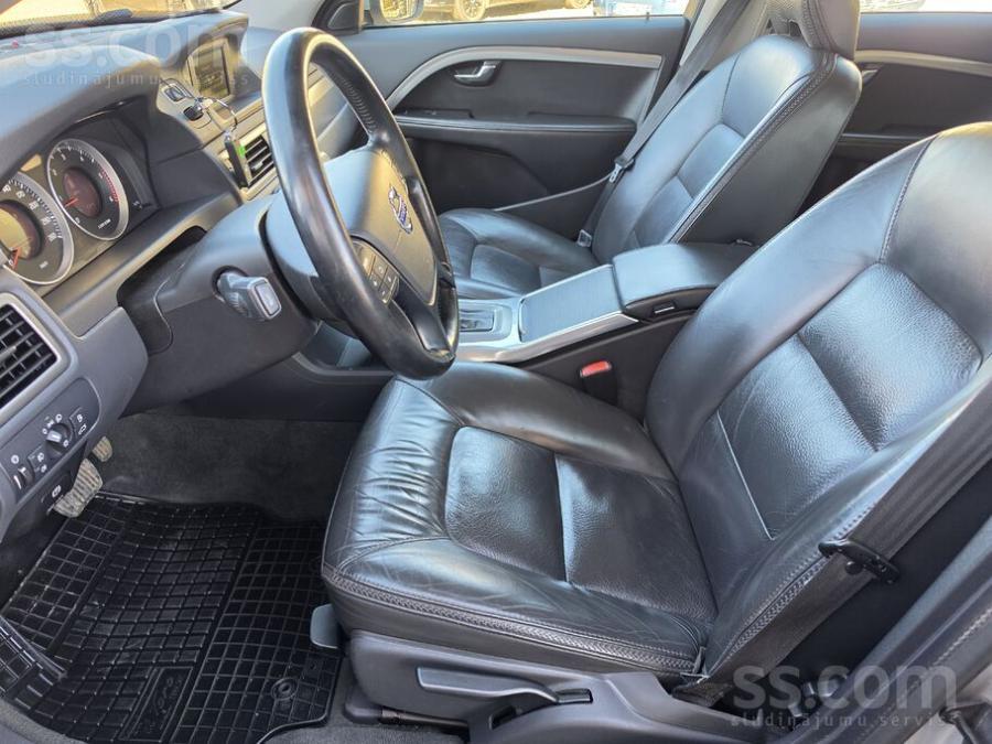 Pelēks Volvo XC70 2012 Rēzekne, ar dzinēja tilpumu 2.00 L un nobraukumu 0 tūkst. km par 7800 €, foto 11 vietnē AUTOMOTO.COM.LV