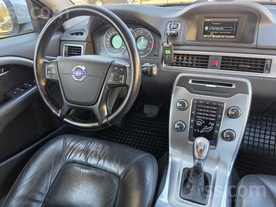 Pelēks Volvo XC70 2012 Rēzekne, ar dzinēja tilpumu 2.00 L un nobraukumu 0 tūkst. km par 7800 €, foto 12 vietnē AUTOMOTO.COM.LV