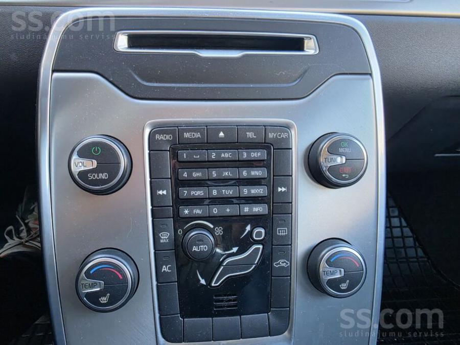 Pelēks Volvo XC70 2012 Rēzekne, ar dzinēja tilpumu 2.00 L un nobraukumu 0 tūkst. km par 7800 €, foto 15 vietnē AUTOMOTO.COM.LV