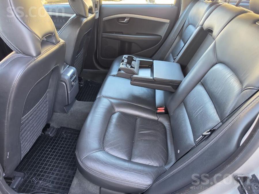 Pelēks Volvo XC70 2012 Rēzekne, ar dzinēja tilpumu 2.00 L un nobraukumu 0 tūkst. km par 7800 €, foto 23 vietnē AUTOMOTO.COM.LV