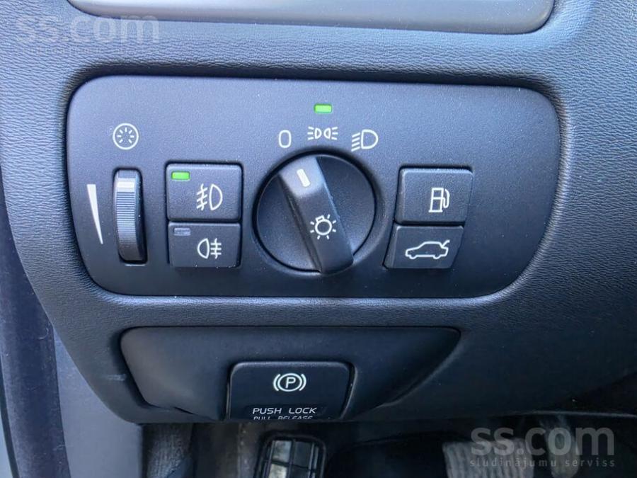 Pelēks Volvo XC70 2012 Rēzekne, ar dzinēja tilpumu 2.00 L un nobraukumu 0 tūkst. km par 7800 €, foto 25 vietnē AUTOMOTO.COM.LV