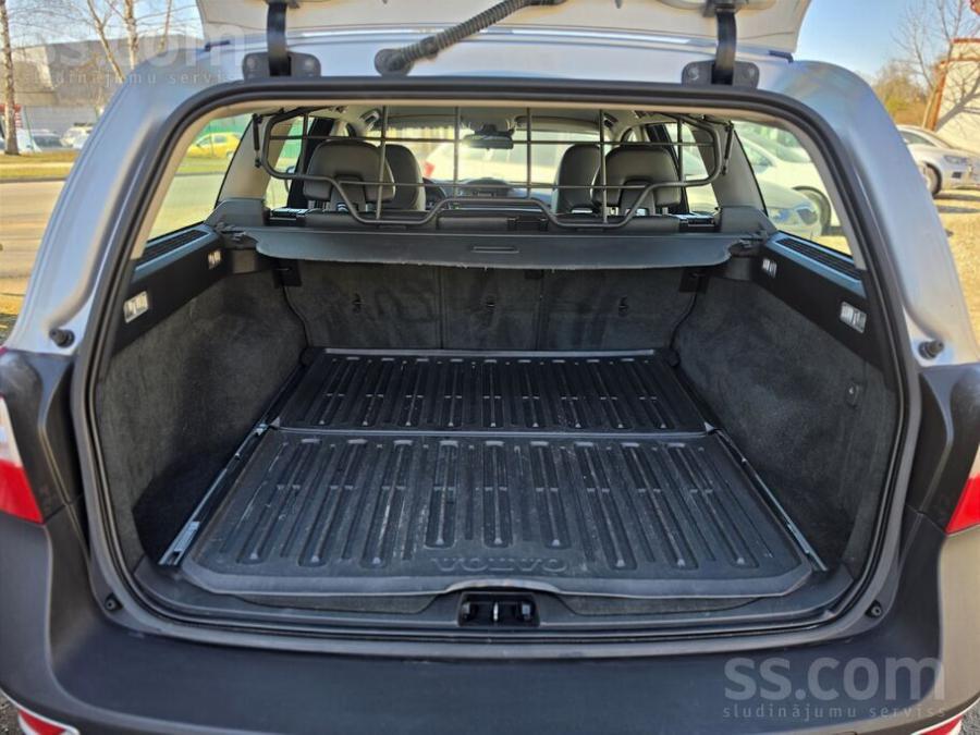 Pelēks Volvo XC70 2012 Rēzekne, ar dzinēja tilpumu 2.00 L un nobraukumu 0 tūkst. km par 7800 €, foto 27 vietnē AUTOMOTO.COM.LV