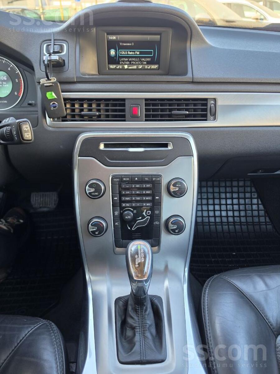 Pelēks Volvo XC70 2012 Rēzekne, ar dzinēja tilpumu 2.00 L un nobraukumu 0 tūkst. km par 7800 €, foto 34 vietnē AUTOMOTO.COM.LV