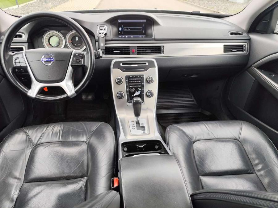 Grey Volvo XC70 2012 in Kaunas, with an engine capacity of 1.98 L and mileage of 280 thousand km for 8350 €, photo 8 on AUTOMOTO.COM.LV
