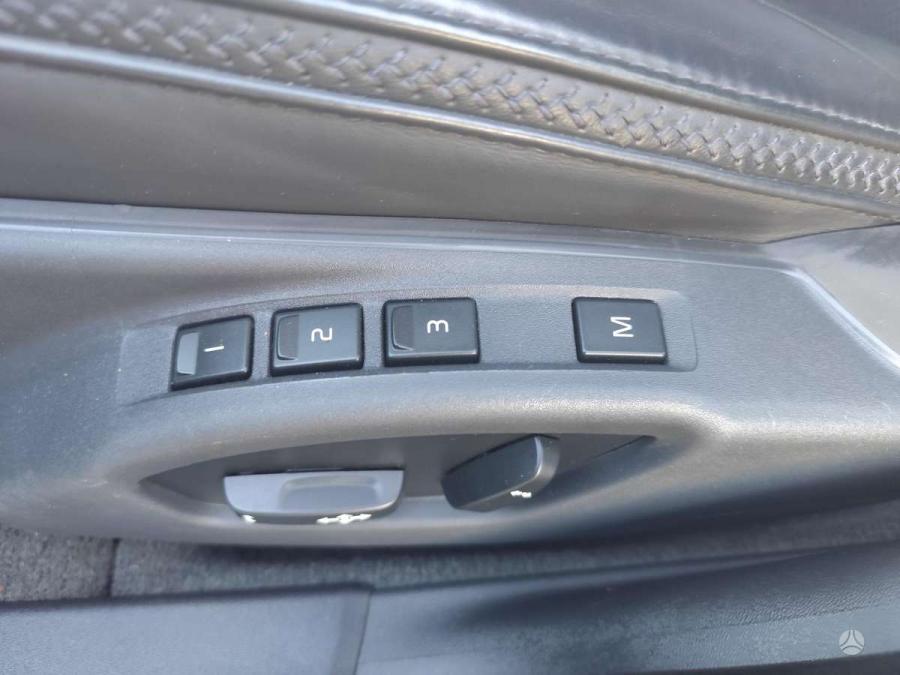 Grey Volvo XC70 2012 in Kaunas, with an engine capacity of 1.98 L and mileage of 280 thousand km for 8350 €, photo 11 on AUTOMOTO.COM.LV