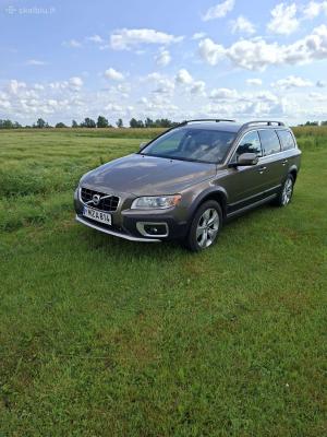Pelēks Volvo XC70 2012 Raseiniai, ar dzinēja tilpumu 2.40 L un nobraukumu 310 tūkst. km par 8200 €, foto  vietnē AUTOMOTO.COM.LV