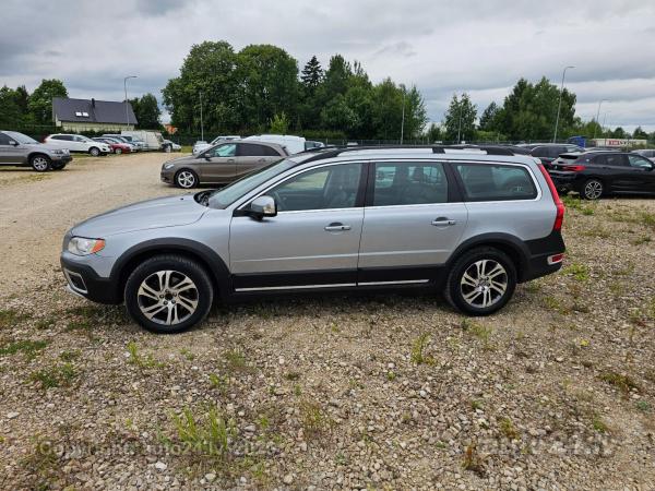 Grey Volvo XC70 2012 in Tartu, with an engine capacity of 2.40 L and mileage of 227 thousand km for 8990 €, photo 3 on AUTOMOTO.COM.LV