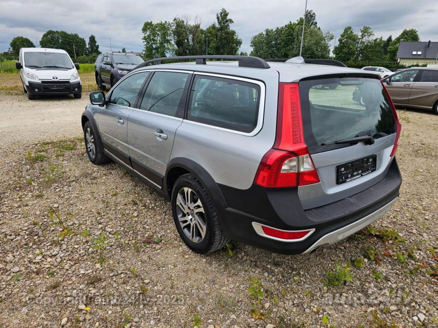 Pelēks Volvo XC70 2012 Tartu, ar dzinēja tilpumu 2.40 L un nobraukumu 227 tūkst. km par 8990 €, foto 5 vietnē AUTOMOTO.COM.LV