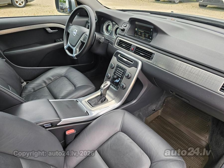 Pelēks Volvo XC70 2012 Tartu, ar dzinēja tilpumu 2.40 L un nobraukumu 227 tūkst. km par 8990 €, foto 11 vietnē AUTOMOTO.COM.LV