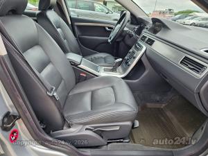Pelēks Volvo XC70 2012 Tartu, ar dzinēja tilpumu 2.40 L un nobraukumu 227 tūkst. km par 8990 €, foto 12 vietnē AUTOMOTO.COM.LV
