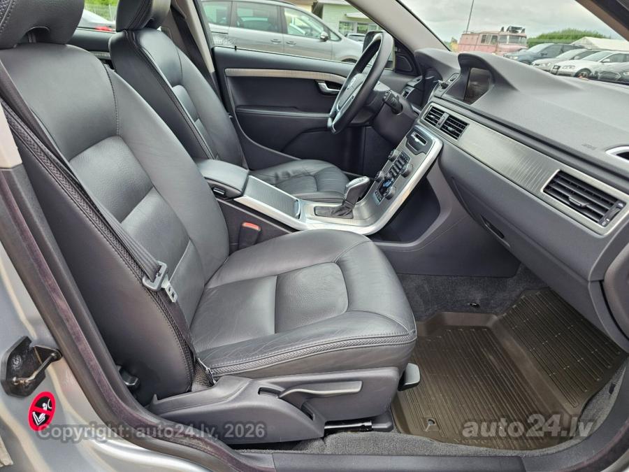Pelēks Volvo XC70 2012 Tartu, ar dzinēja tilpumu 2.40 L un nobraukumu 227 tūkst. km par 8990 €, foto 12 vietnē AUTOMOTO.COM.LV