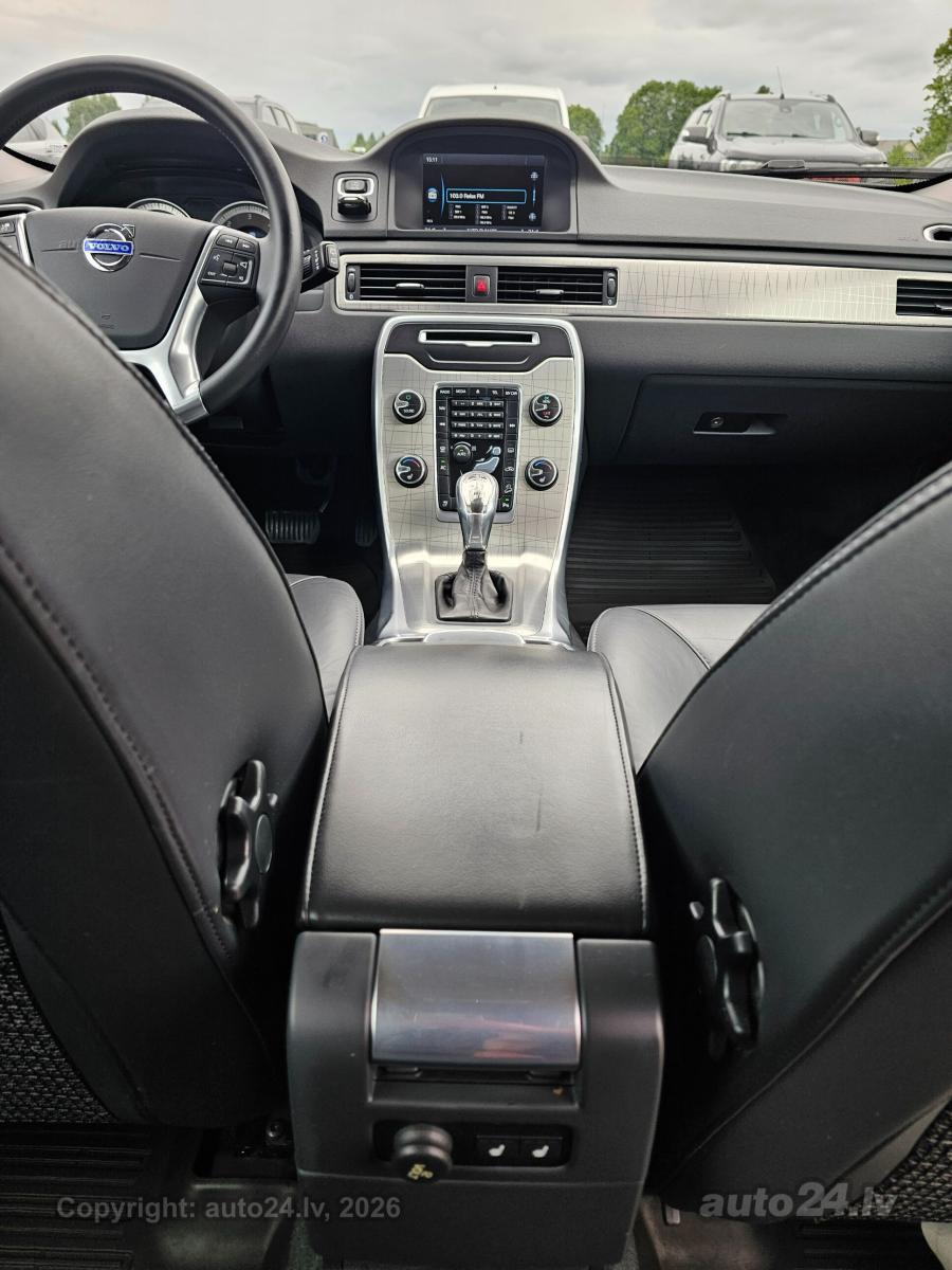 Pelēks Volvo XC70 2012 Tartu, ar dzinēja tilpumu 2.40 L un nobraukumu 227 tūkst. km par 8990 €, foto 15 vietnē AUTOMOTO.COM.LV