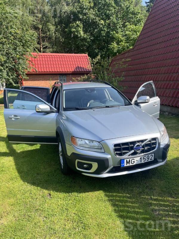 Pelēks Volvo XC70 2012 Ventspils, ar dzinēja tilpumu 2.40 L un nobraukumu 187 tūkst. km par 9500 €, foto 4 vietnē AUTOMOTO.COM.LV