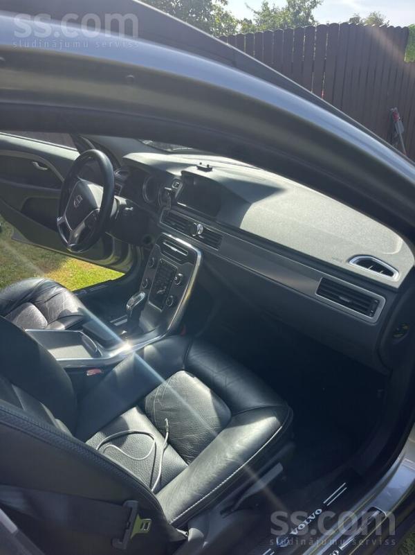 Pelēks Volvo XC70 2012 Ventspils, ar dzinēja tilpumu 2.40 L un nobraukumu 187 tūkst. km par 9500 €, foto 5 vietnē AUTOMOTO.COM.LV