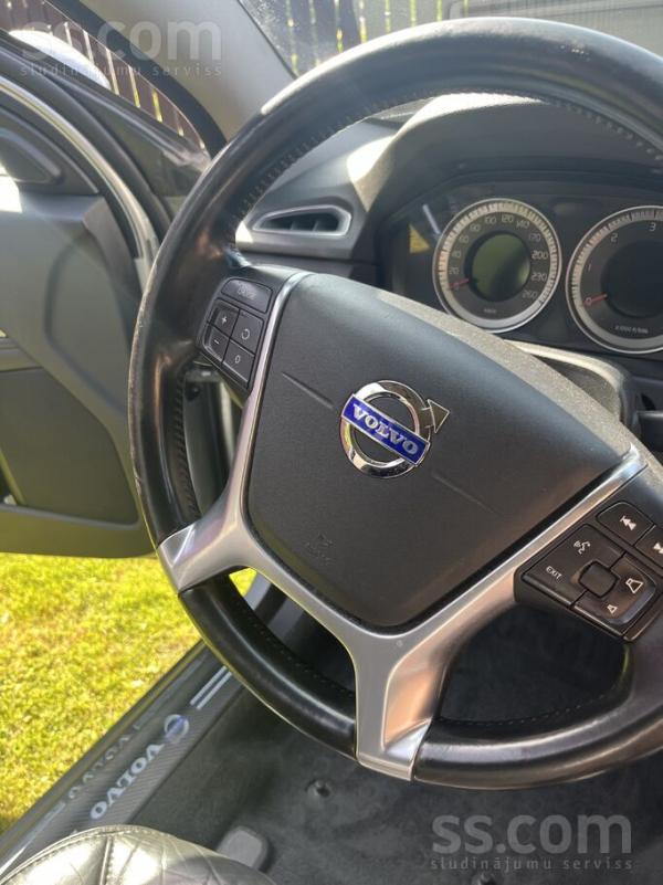 Pelēks Volvo XC70 2012 Ventspils, ar dzinēja tilpumu 2.40 L un nobraukumu 187 tūkst. km par 9500 €, foto 7 vietnē AUTOMOTO.COM.LV