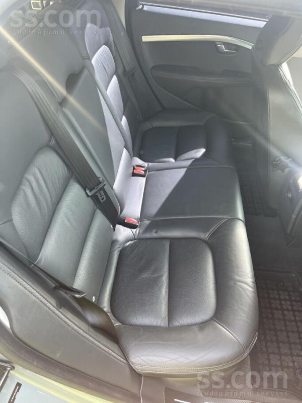 Pelēks Volvo XC70 2012 Ventspils, ar dzinēja tilpumu 2.40 L un nobraukumu 187 tūkst. km par 9500 €, foto 9 vietnē AUTOMOTO.COM.LV