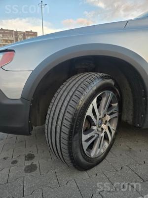 Pelēks Volvo XC70 2012 Rīga, ar dzinēja tilpumu 2.40 L un nobraukumu 258 tūkst. km par 9600 €, foto 5 vietnē AUTOMOTO.COM.LV