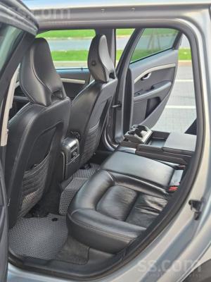 Pelēks Volvo XC70 2012 Rīga, ar dzinēja tilpumu 2.40 L un nobraukumu 258 tūkst. km par 9600 €, foto 8 vietnē AUTOMOTO.COM.LV