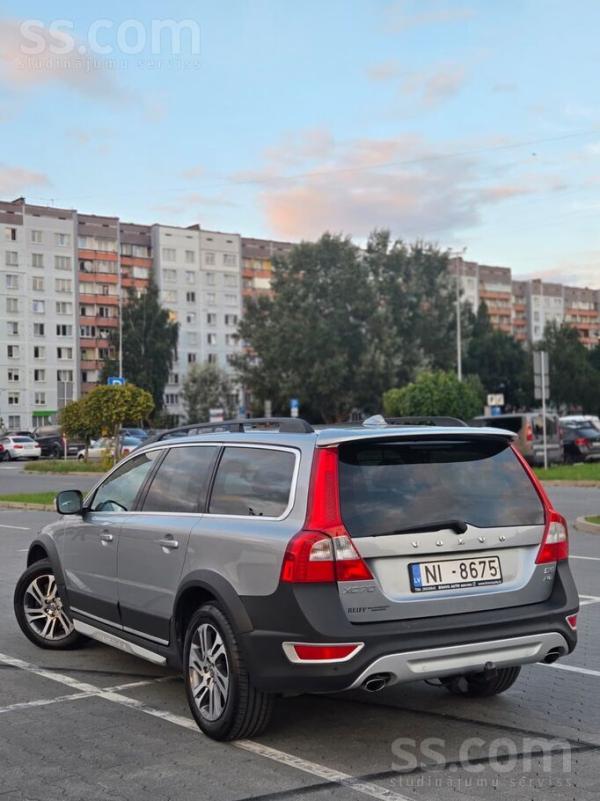 Pelēks Volvo XC70 2012 Rīga, ar dzinēja tilpumu 2.40 L un nobraukumu 258 tūkst. km par 9600 €, foto 3 vietnē AUTOMOTO.COM.LV